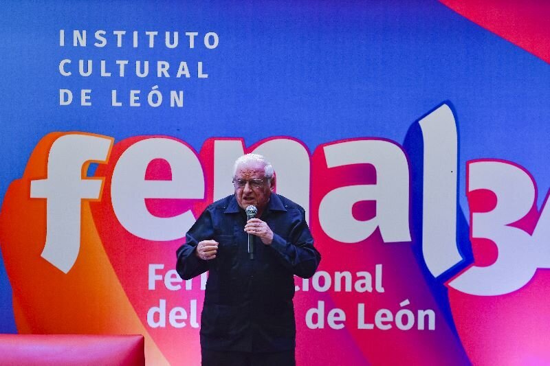 CATÓN PRESENTÓ SU LIBRO MÉXICO EN MI EN LA FENAL - Leon.mx El portal de ...
