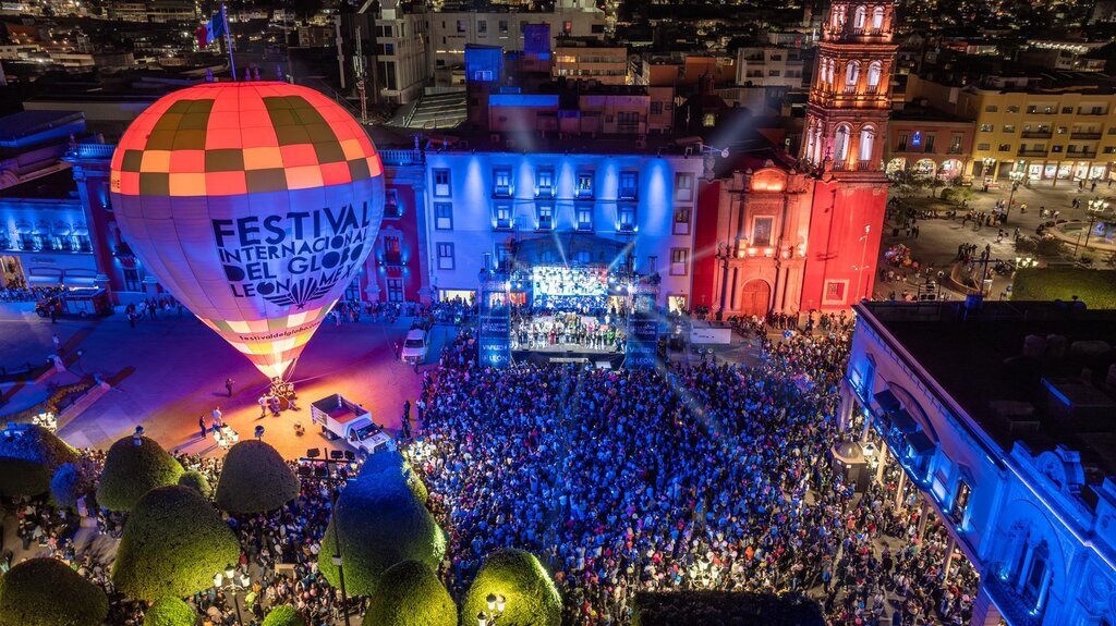 INICIA LA FIESTA: MÁS DE 12 MIL LEONESES DISFRUTARON DEL OPENING DEL ...