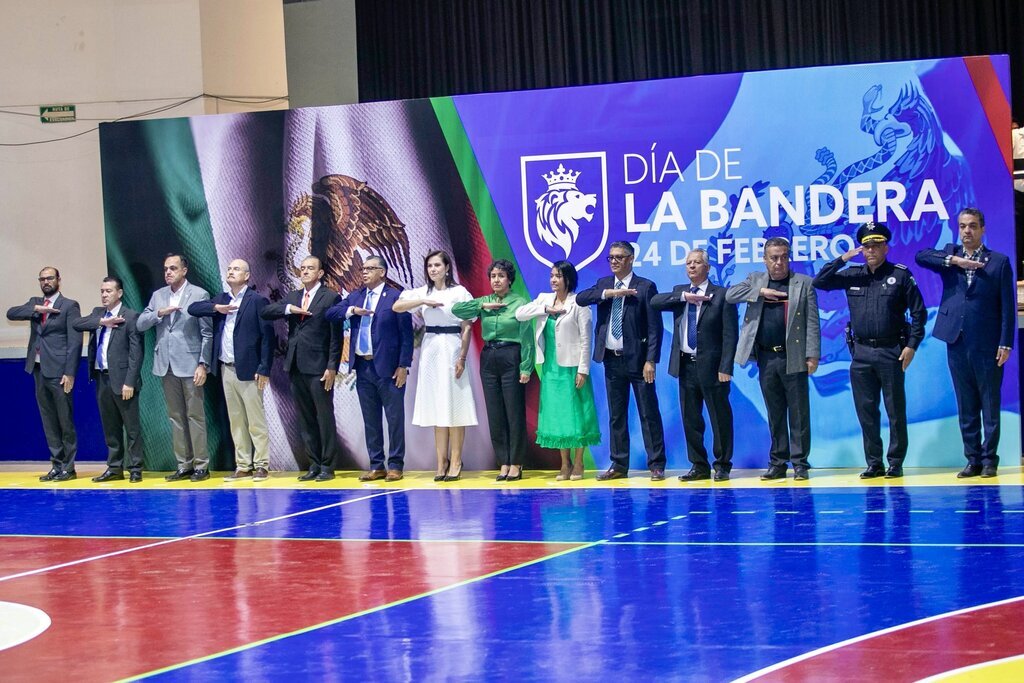 LA BANDERA NACIONAL ES IDENTIDAD Y ORGULLO PARA LOS LEONESES - Leon.mx ...